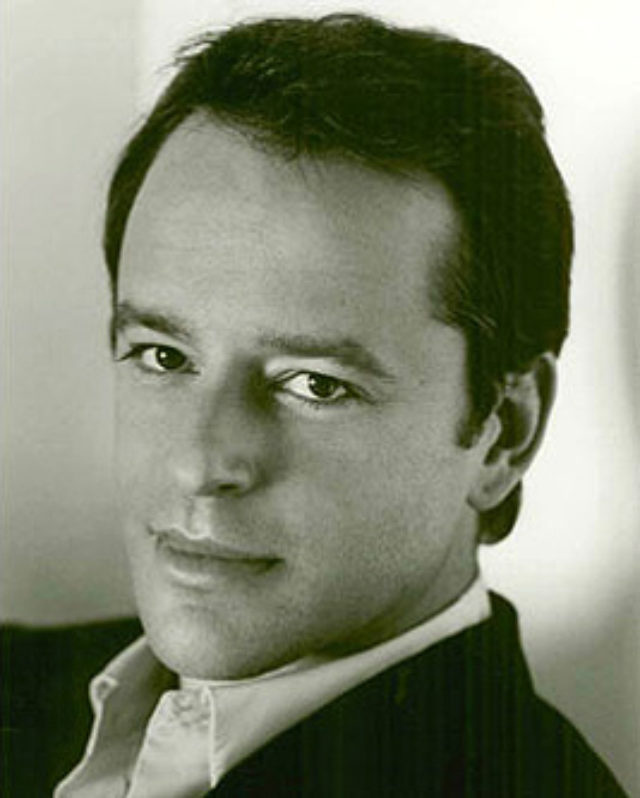Gil Bellows picture