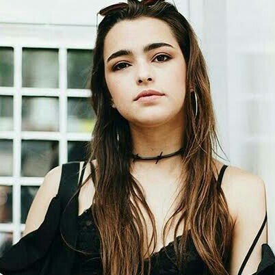 Picture of Lucy Vives