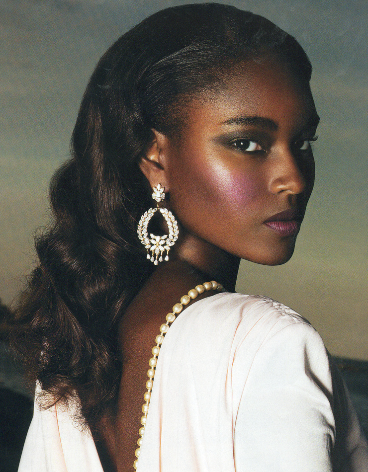 Damaris Lewis picture