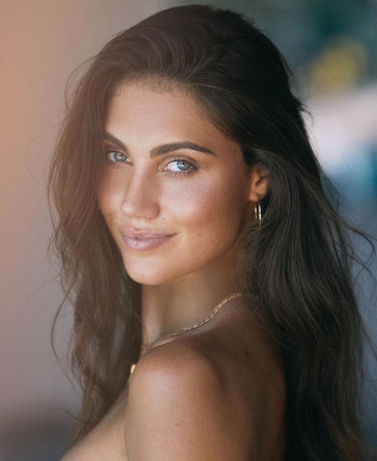 Picture of Stephanie Rayner