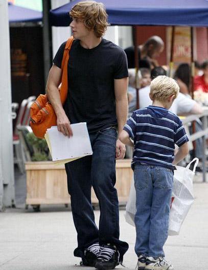 Image of Dustin Milligan