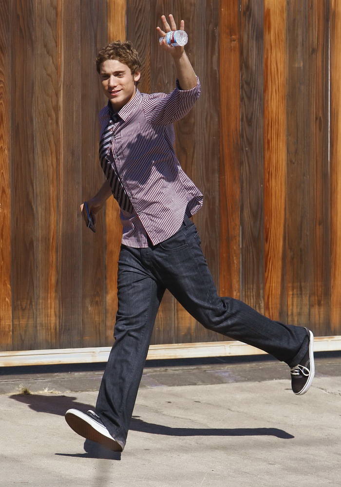 Picture of Dustin Milligan