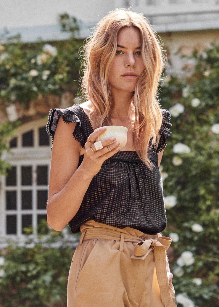 Picture of Camille Rowe