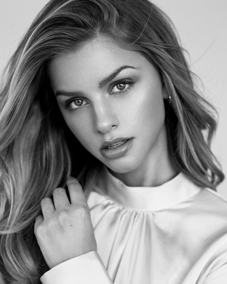 Marina Laswick picture