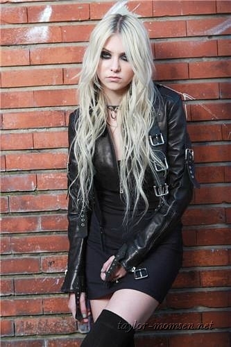 Picture of Taylor Momsen