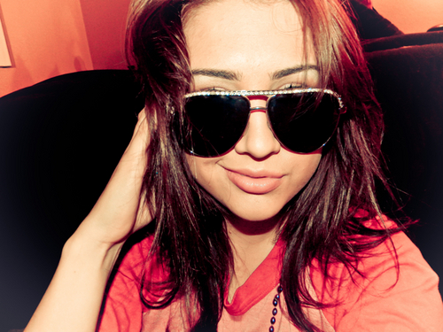 Nikki Flores picture