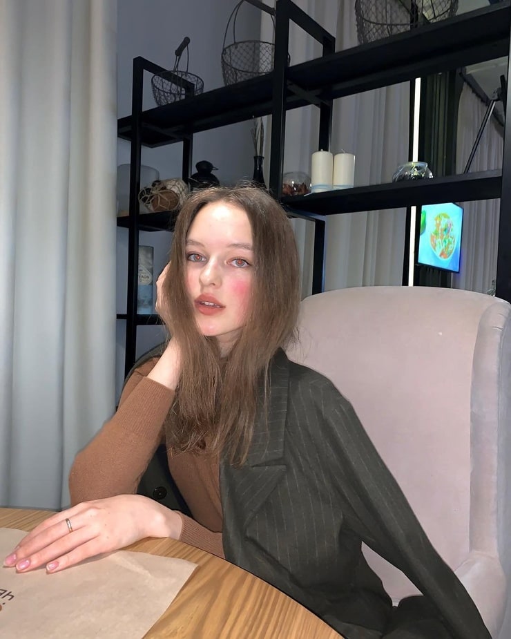 Picture of LERA QWEEN