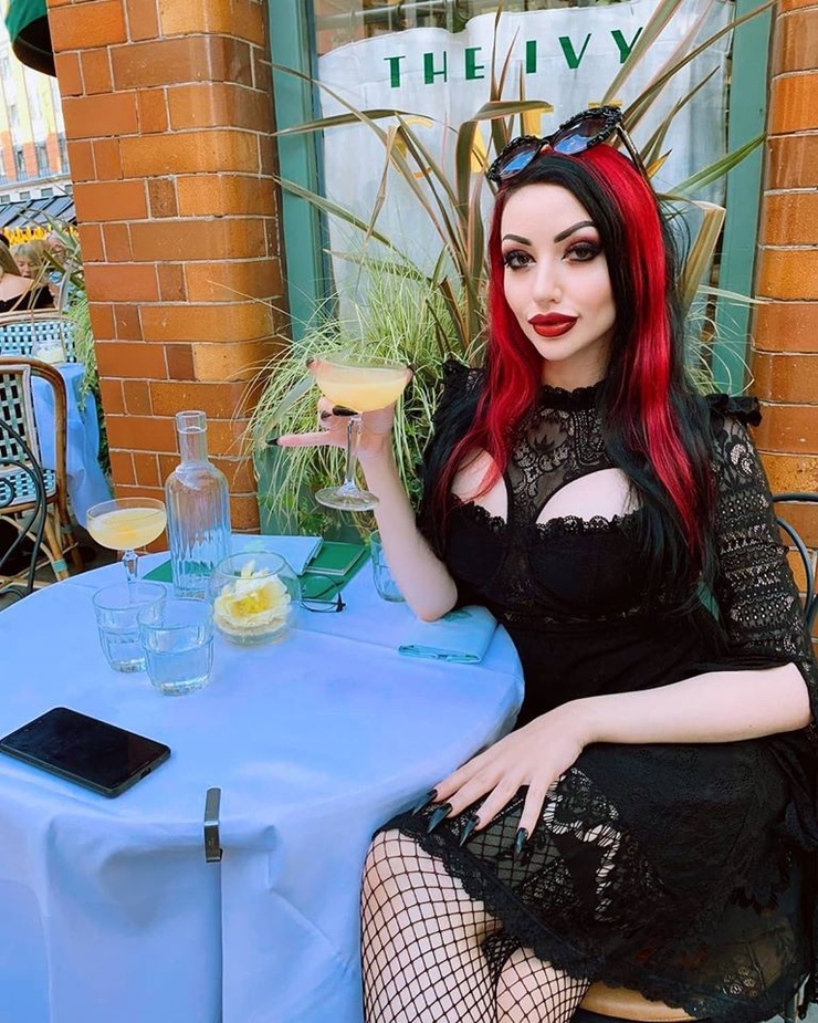 Picture of Dani Divine