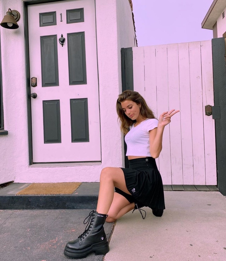 Alaina Castillo picture