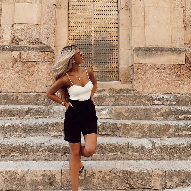 LAURA CAÑERO image