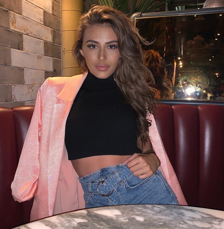 Picture of Chloe Veitch