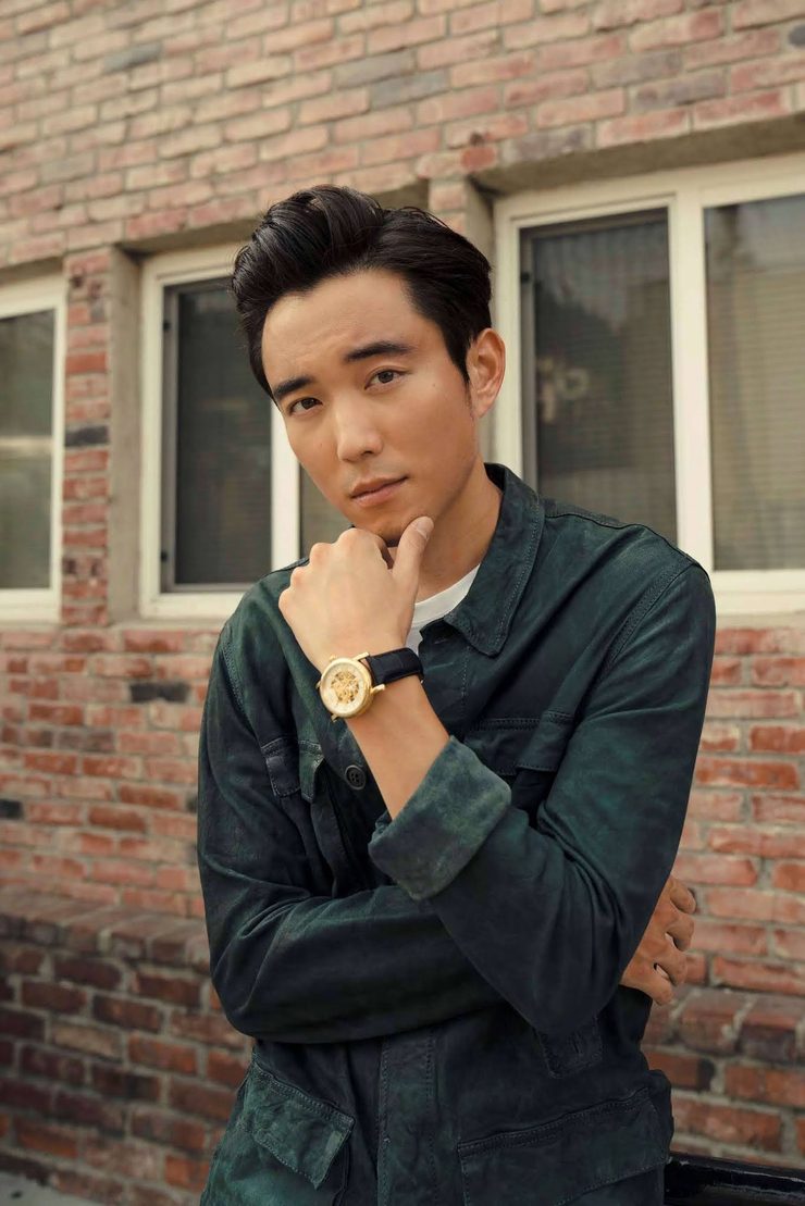 Justin H. Min picture