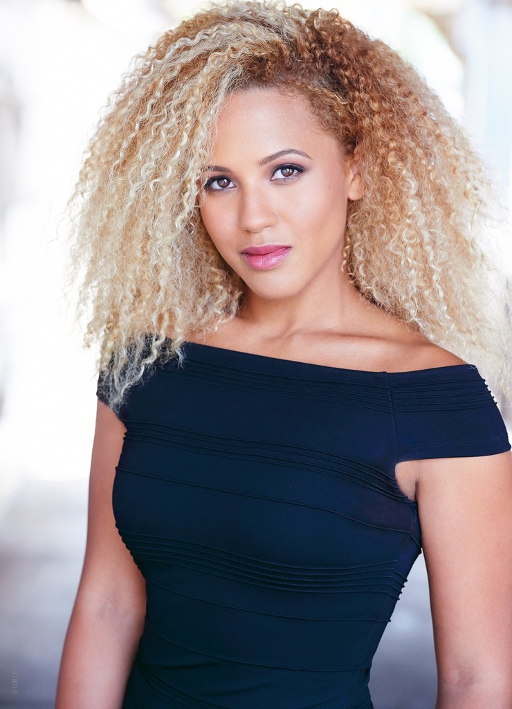 Picture of Robyn Alomar