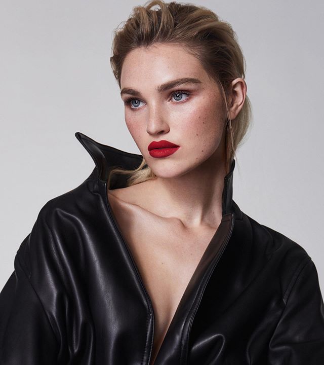 Picture of Alexa Reynen