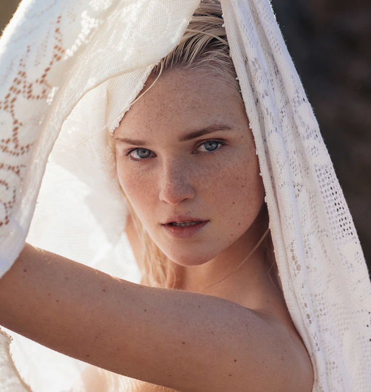 Picture of Alexa Reynen