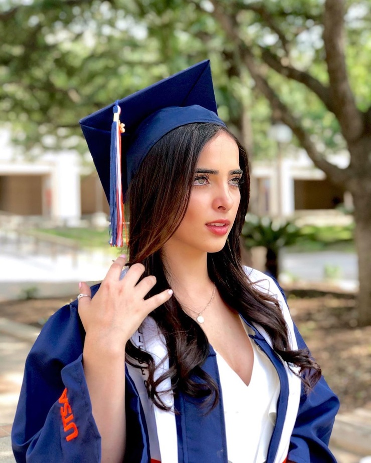 Picture of Alice Clapp