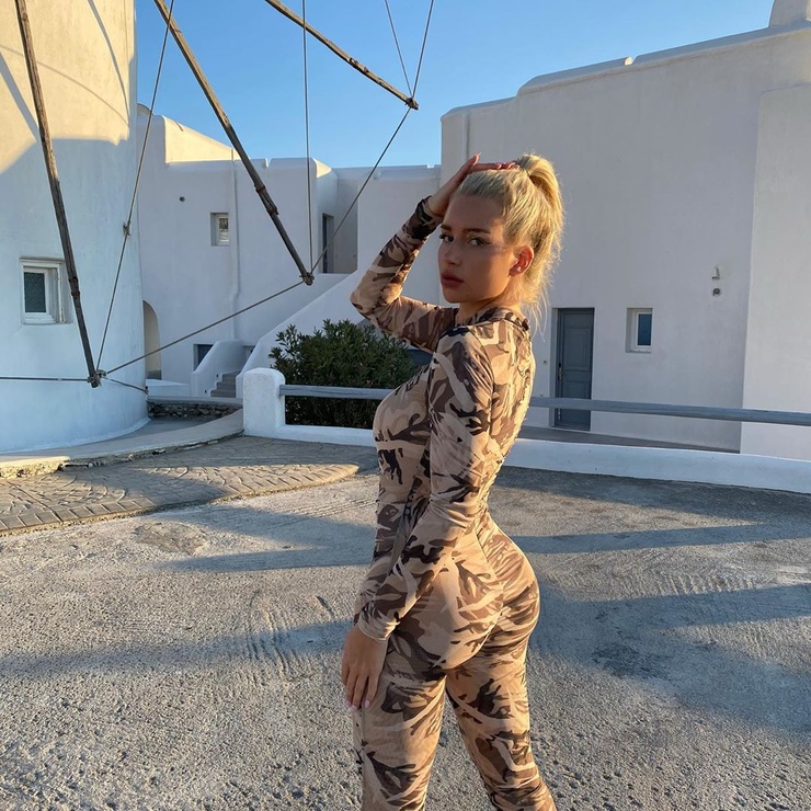 Picture of Lottie Moss