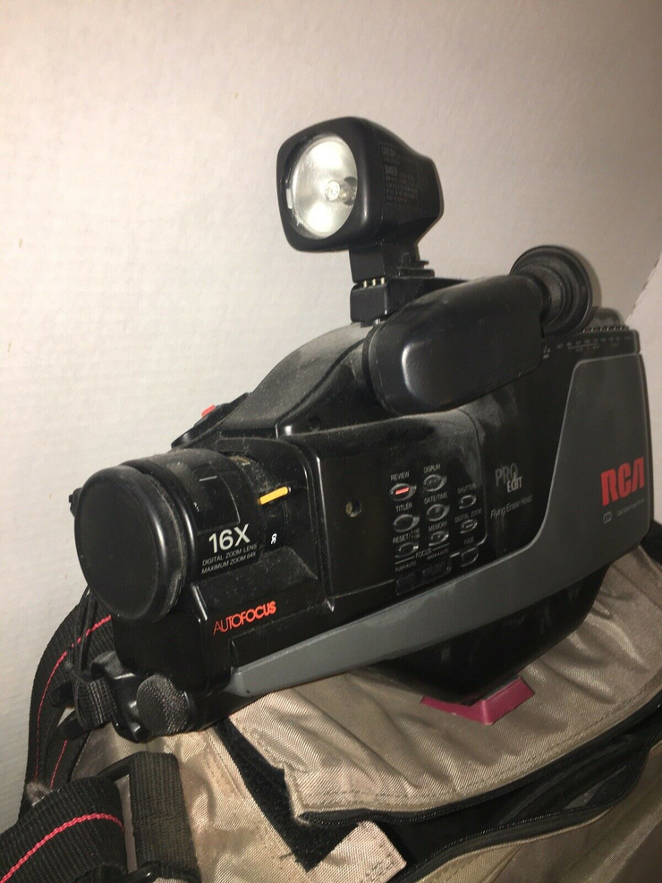 Picture of Vintage RCA VHS Camcorder CC250 Auto focus - untested With ...