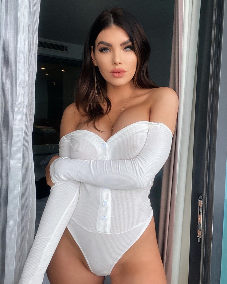 Picture of Nicole Thorne