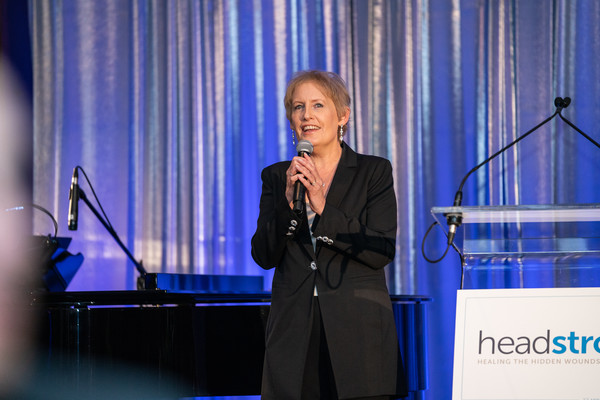 Liz Callaway image
