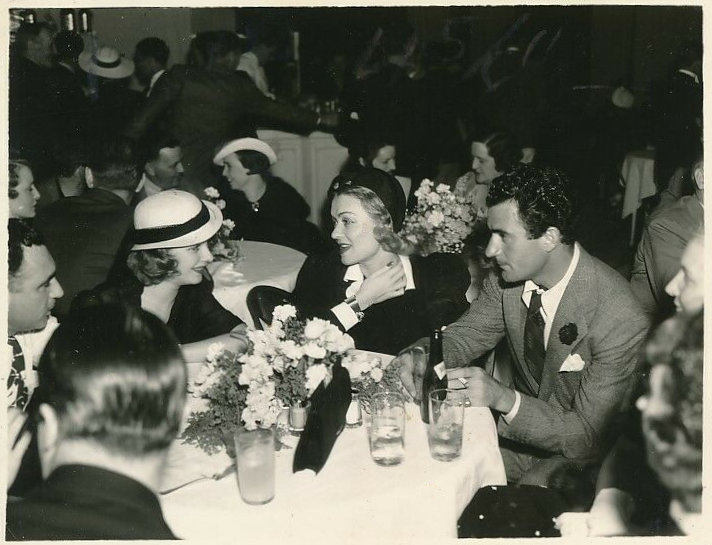 Joan Bennett, Constance Bennett, Gilbert Roland