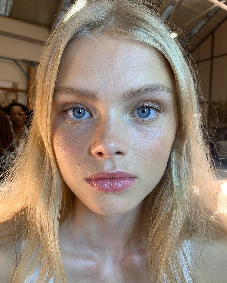 Evie Harris picture