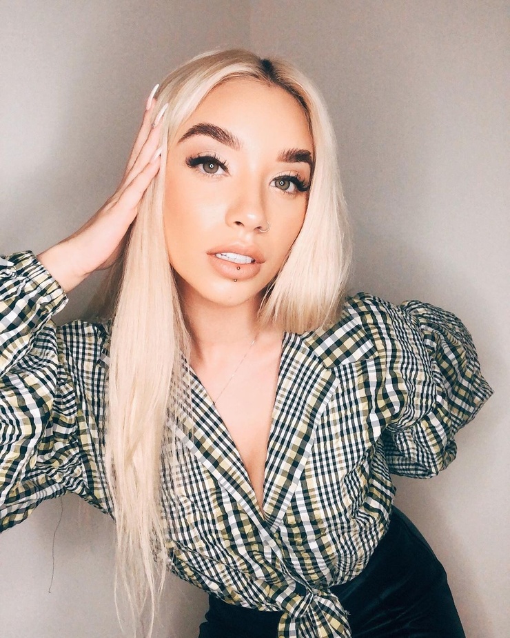 Picture of Ella Baig