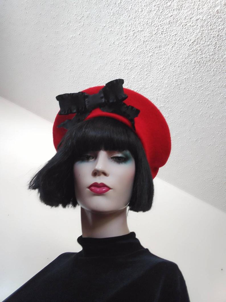 Picture of Vintage Red Beret w/ Big Black Bow/80\