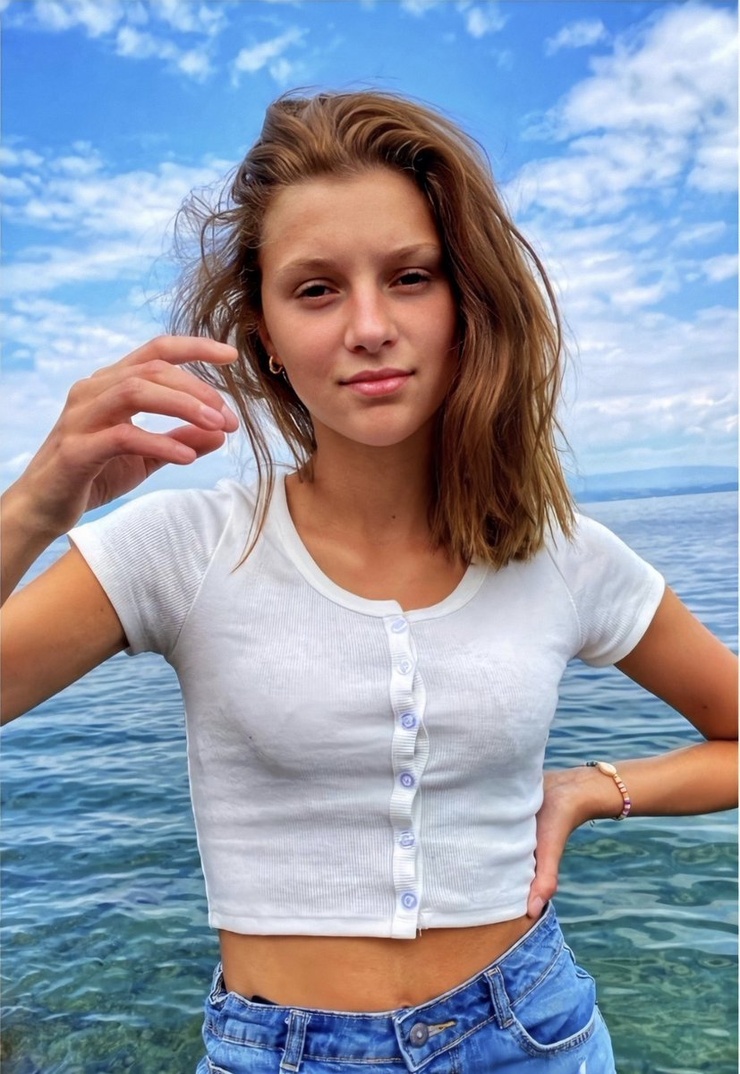 Flavie Delangle image