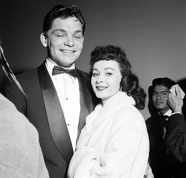 Larry Pennell, Marla English