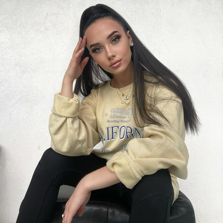 Picture of Nicole Sto