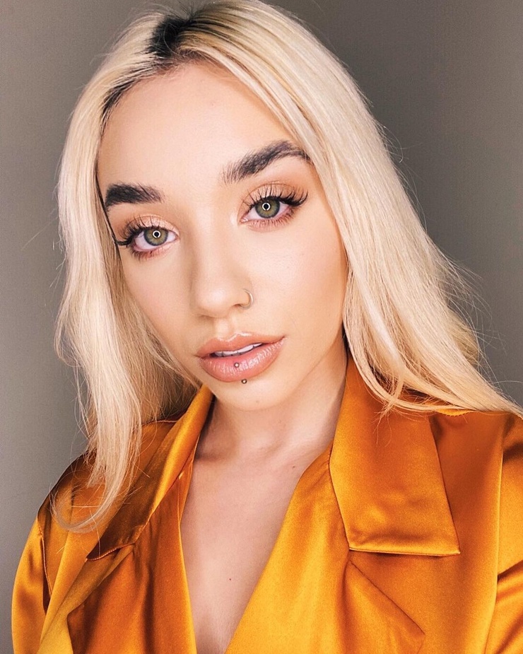 Picture of Ella Baig