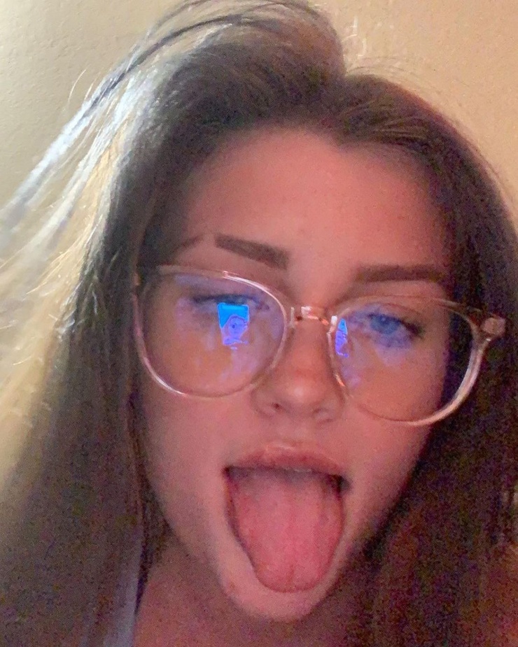 Adele Cash's Instagram, Twitter & Facebook on IDCrawl