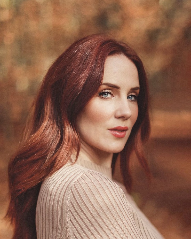 Simone Simons image
