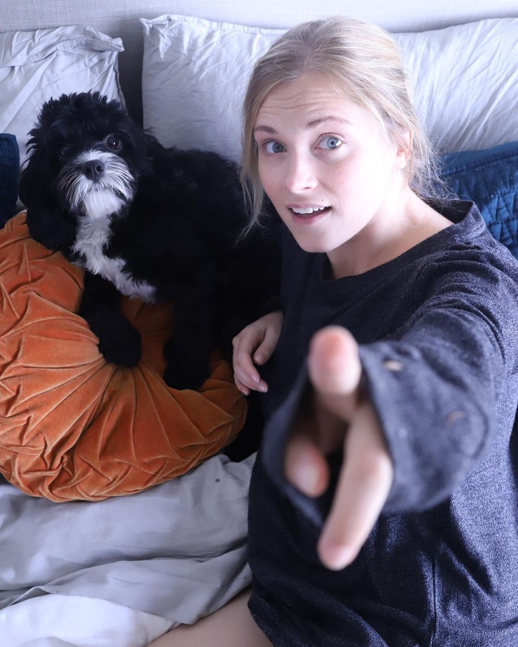 Picture of Eliza Taylor