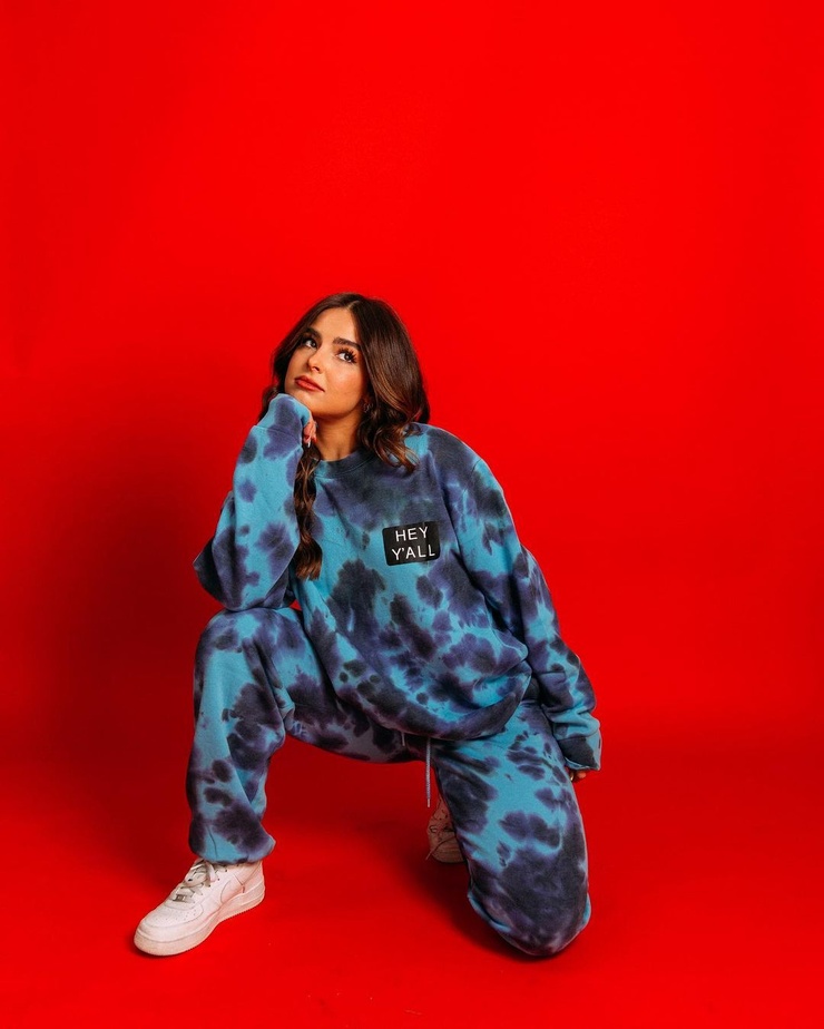 Addison Easterling image