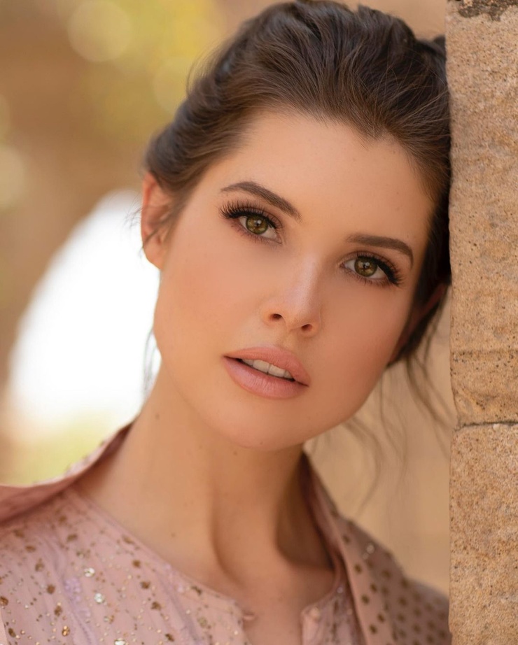 Amanda Cerny image