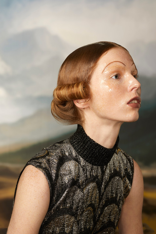 Laura Beuger picture