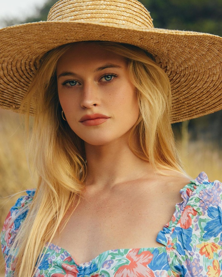 Picture of Hailey Carlson