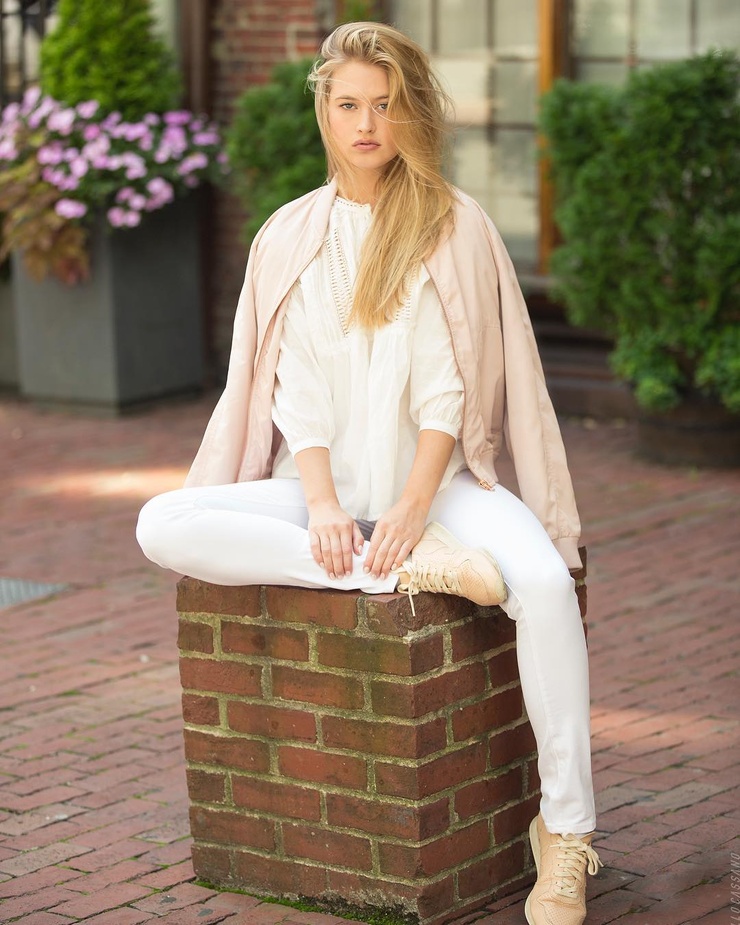 Picture of Hailey Carlson