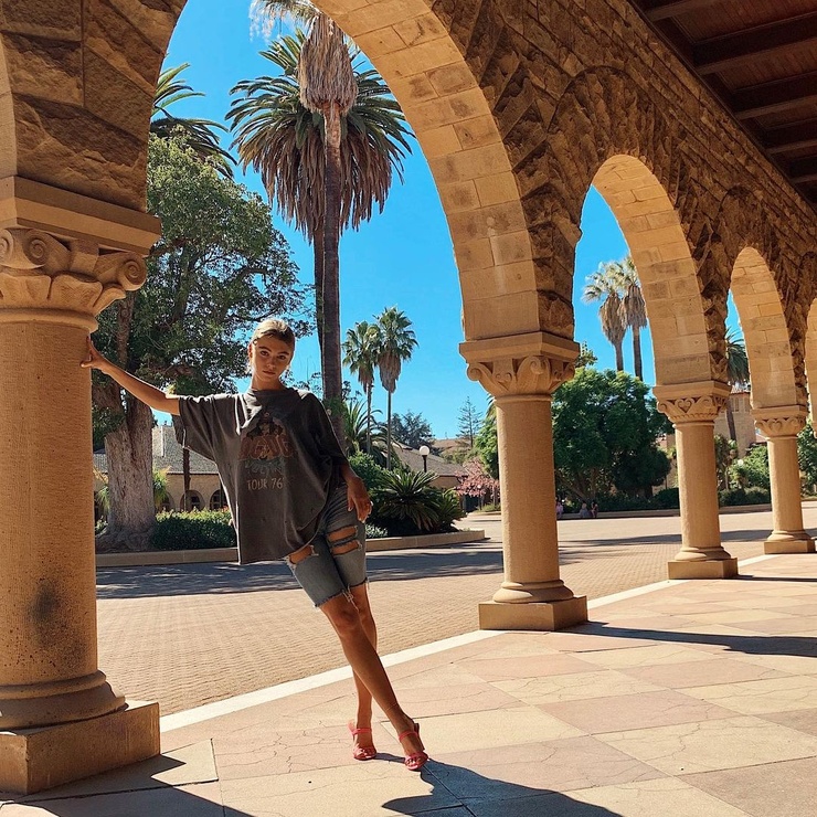 Picture of Sarah Abshire