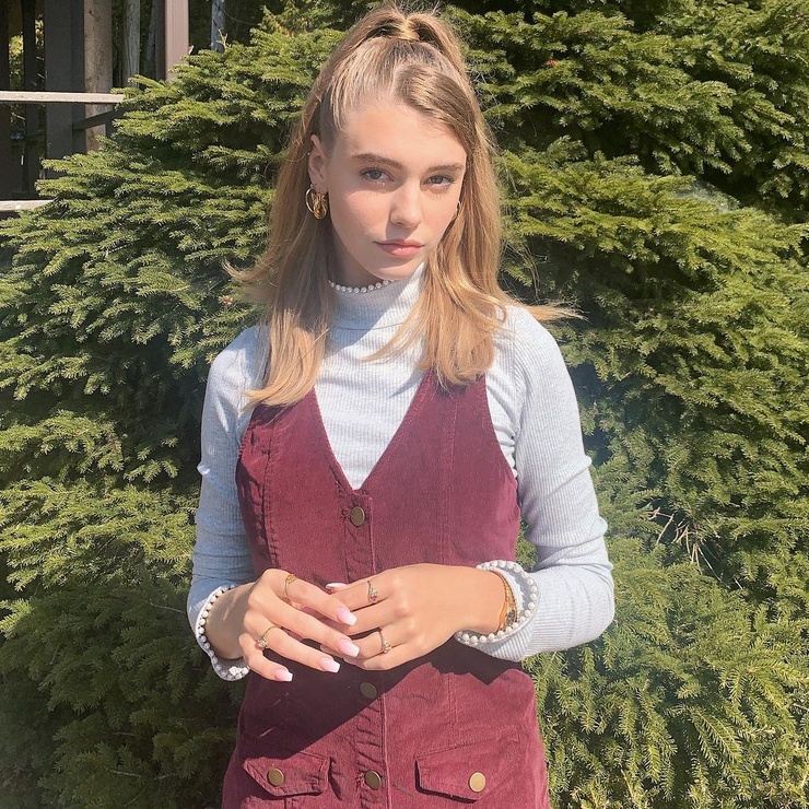 Picture of Sarah Abshire