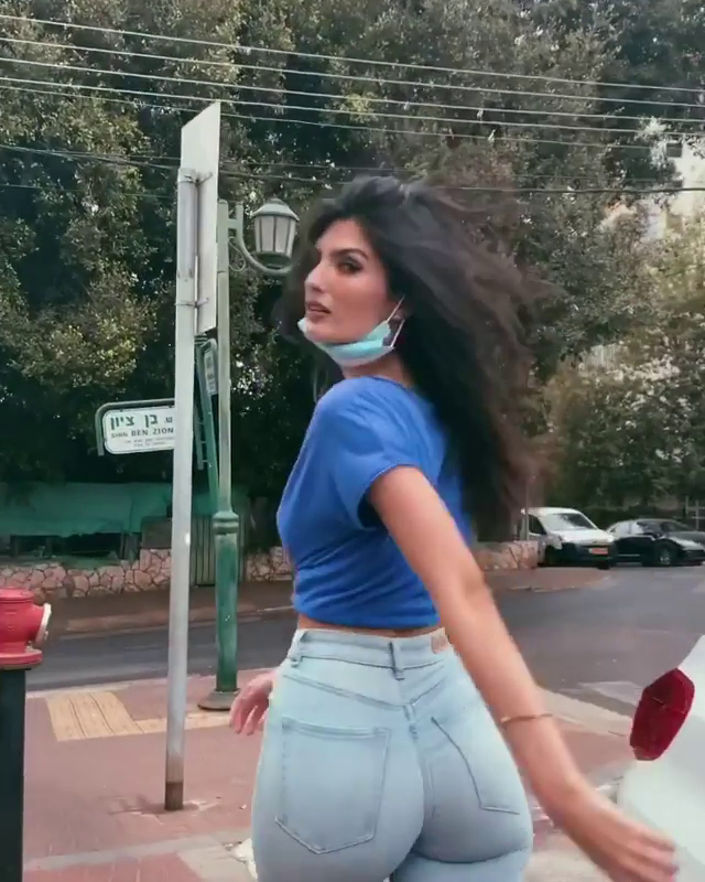 Yael Cohen (model) picture