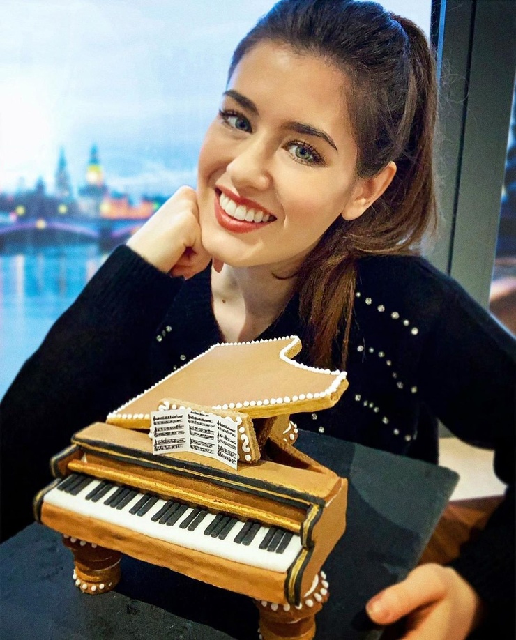 Alice Fevronia image