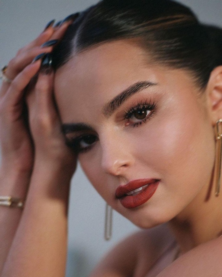 Addison Easterling image