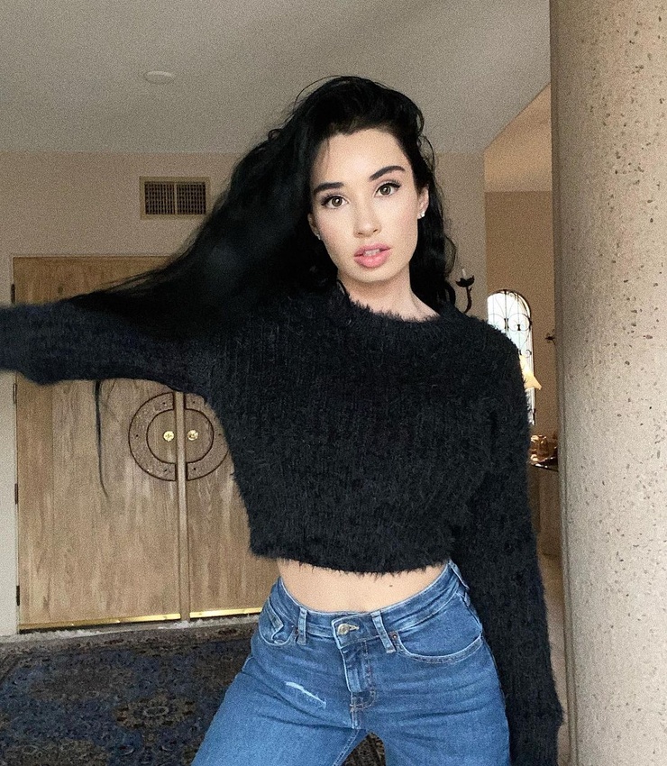 Picture of Paris Dylan