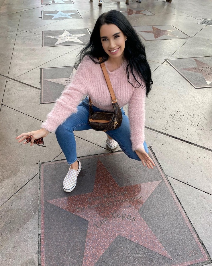 Picture of Paris Dylan