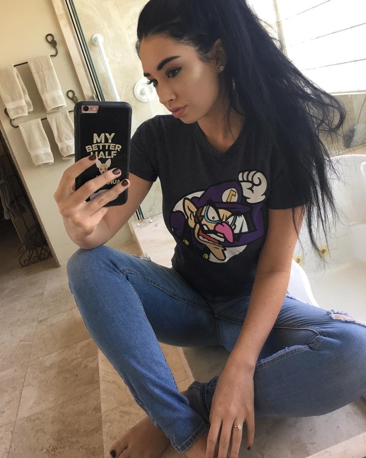 Picture of Paris Dylan