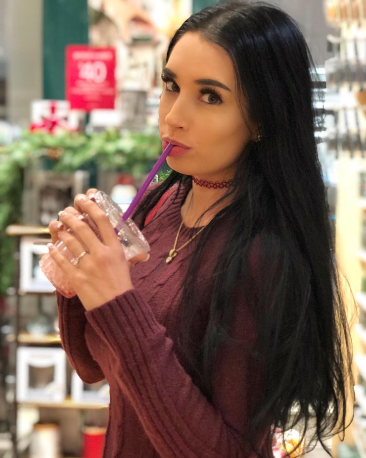 Picture of Paris Dylan