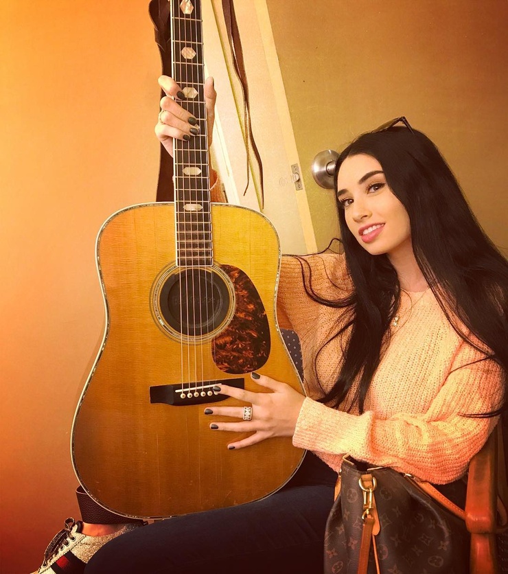 Picture of Paris Dylan